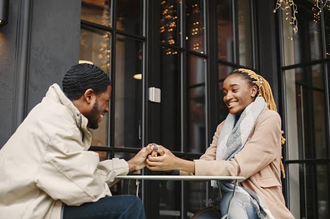How to Keep the Vibe Alive in a Relationship Without Forcing ...